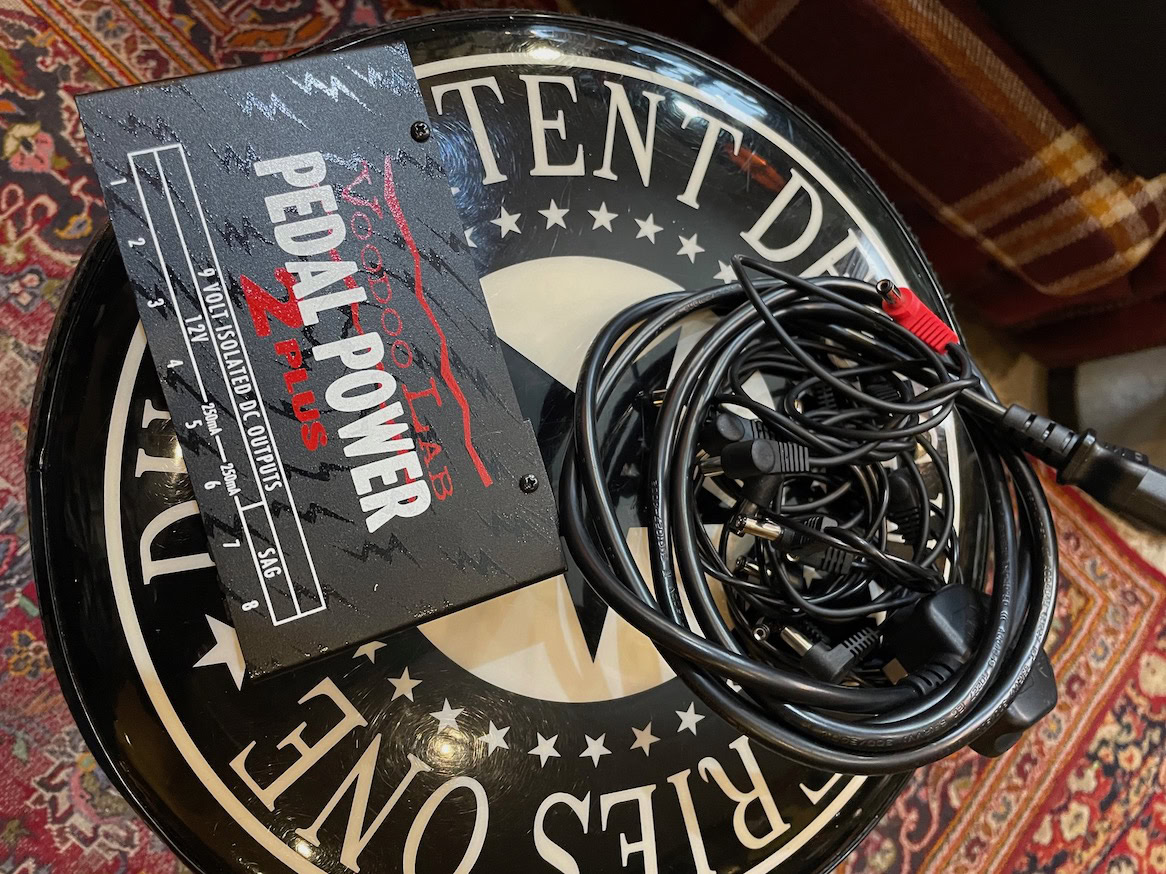 Voodoo Labs Pedal Power 2 - Amp Guitars, Macclesfield