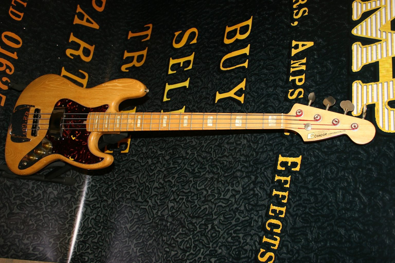 Condor jazz lawsuit bass 70's - Amp Guitars, Macclesfield